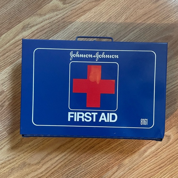 Johnson & Johnson | Other | Vintage Johnson Johnson First Aid Kit Metal ...